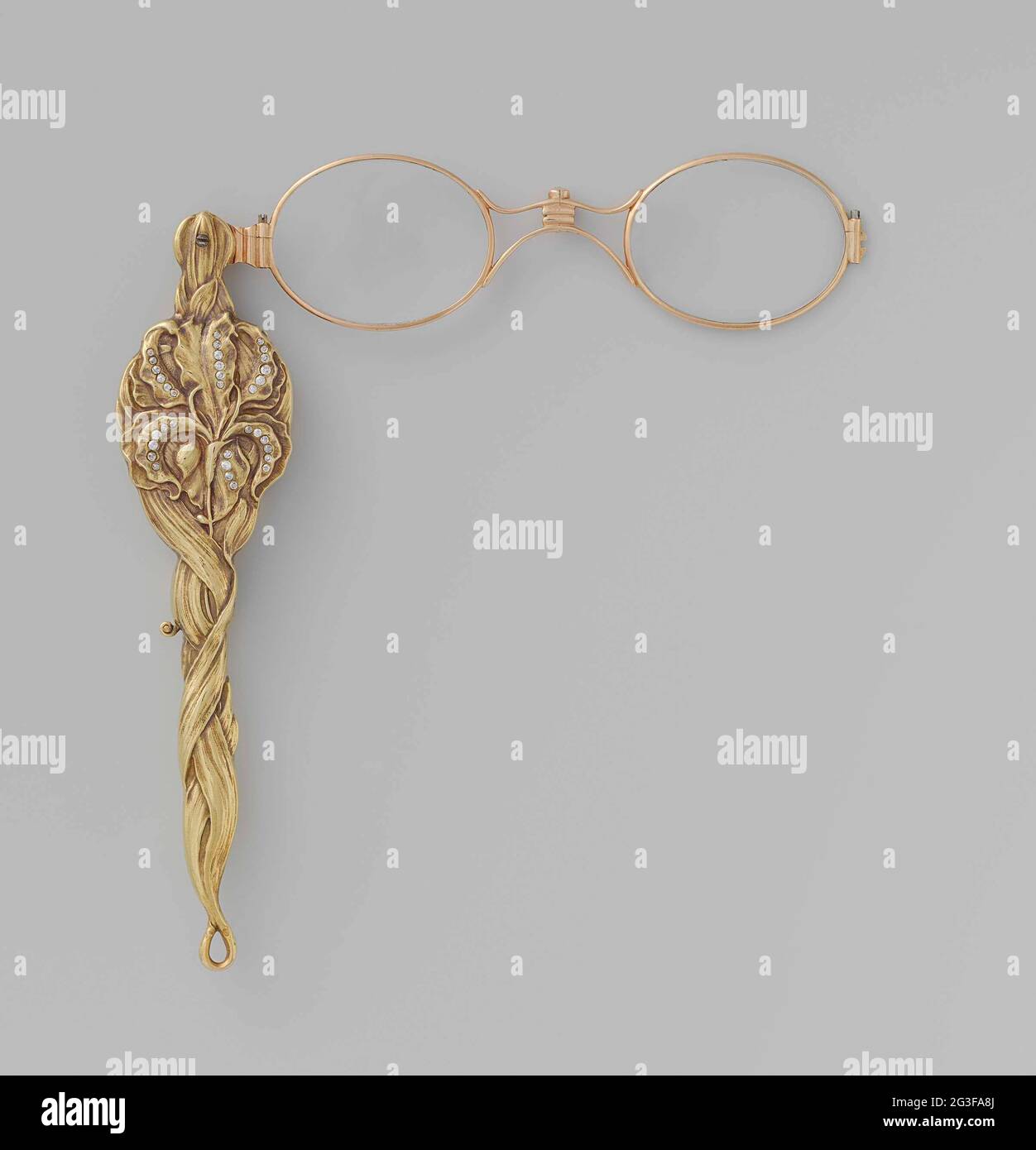 Lorgnette face à main hi-res stock photography and images - Alamy