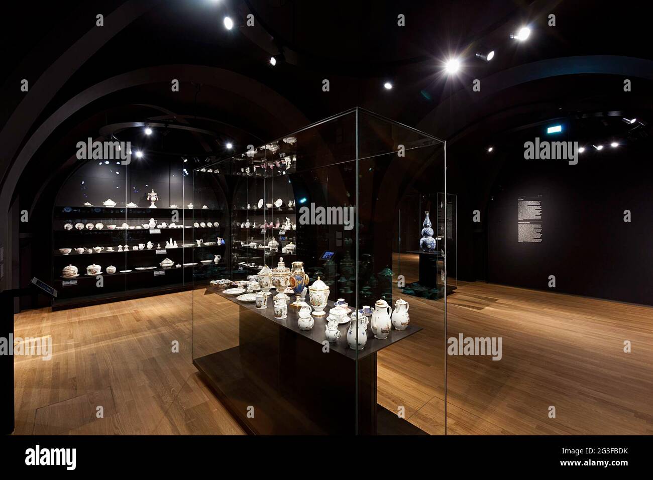 HG-0.10 Room: Souterrain East: Special Collections: Dutch Porcelain ...
