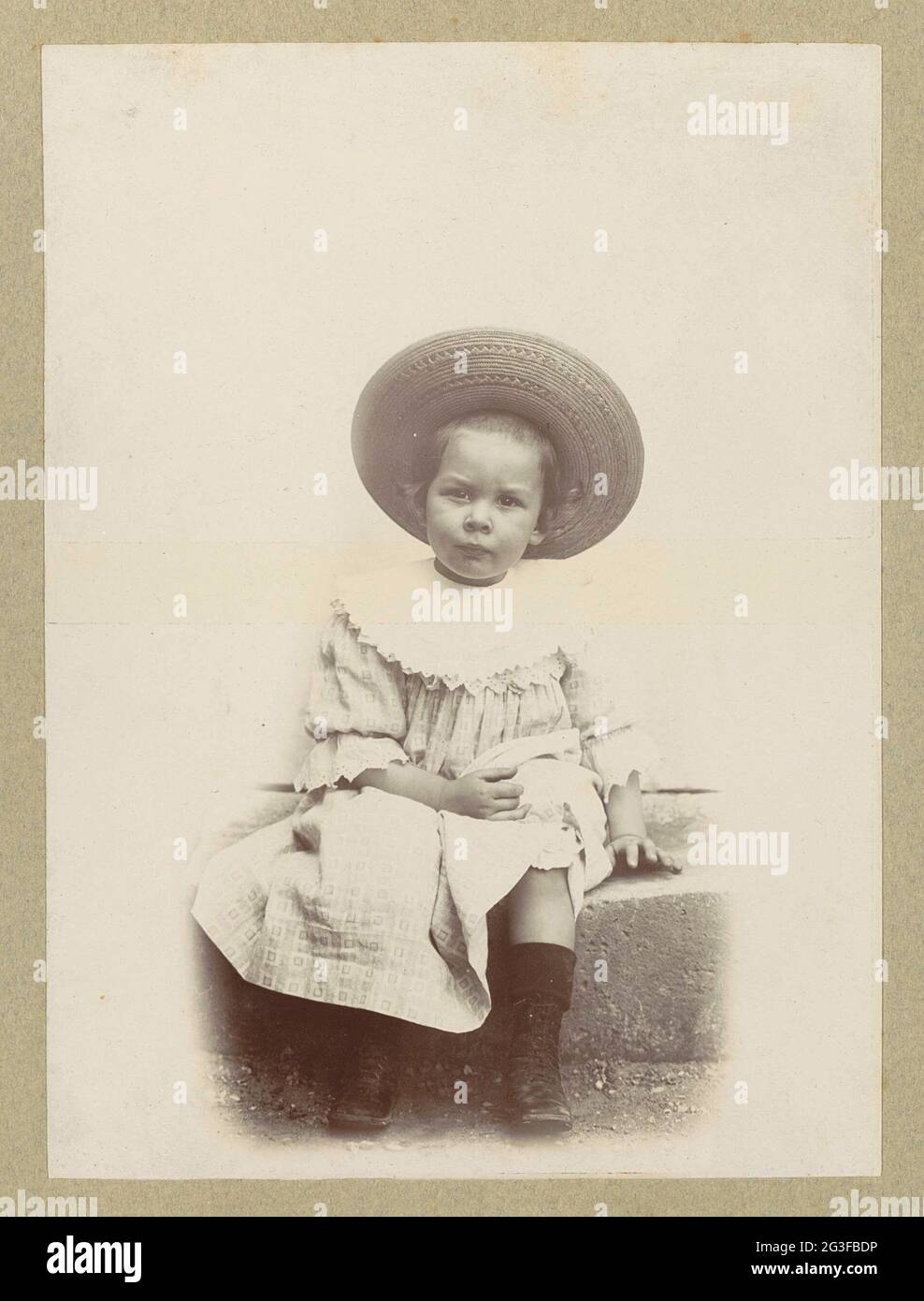 19th clothing photos summer hi-res stock photography and images - Alamy