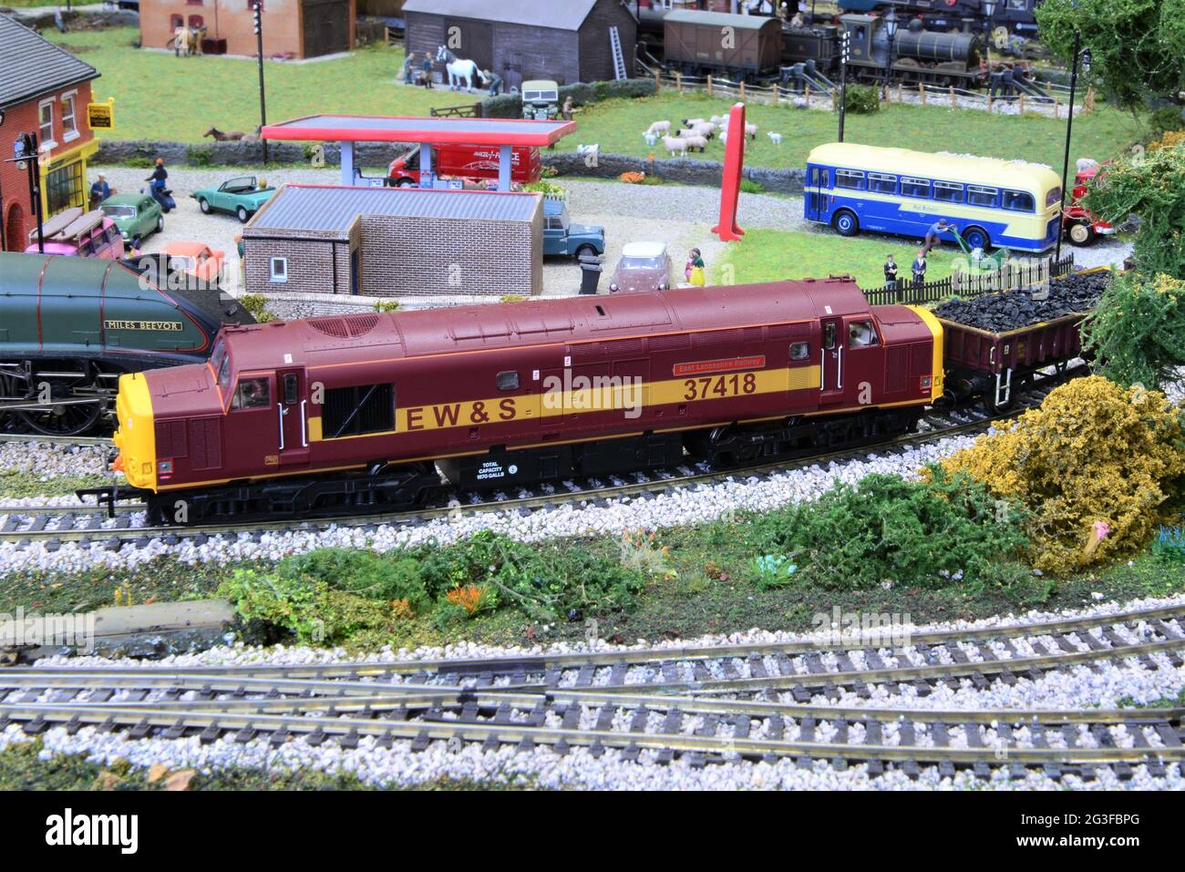 Class 37418 locomotive hi-res stock photography and images - Alamy