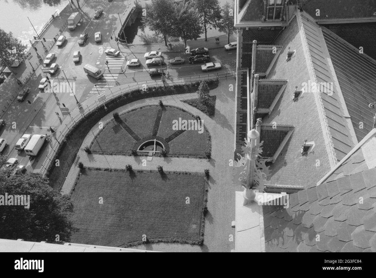Summer flowers from garden Black and White Stock Photos & Images - Alamy