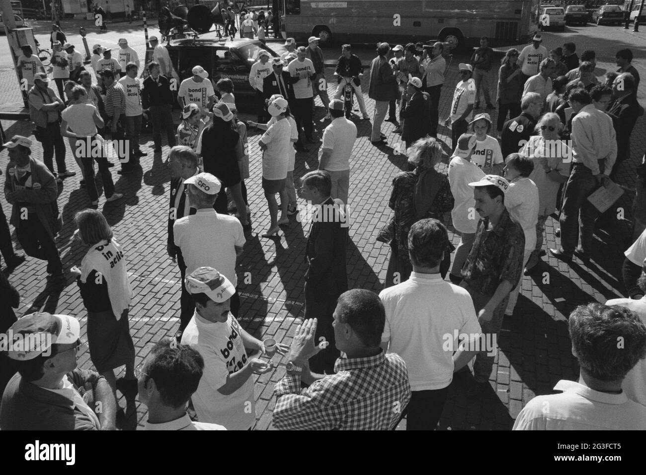 Group of people on the north side; Strike Stock Photo - Alamy