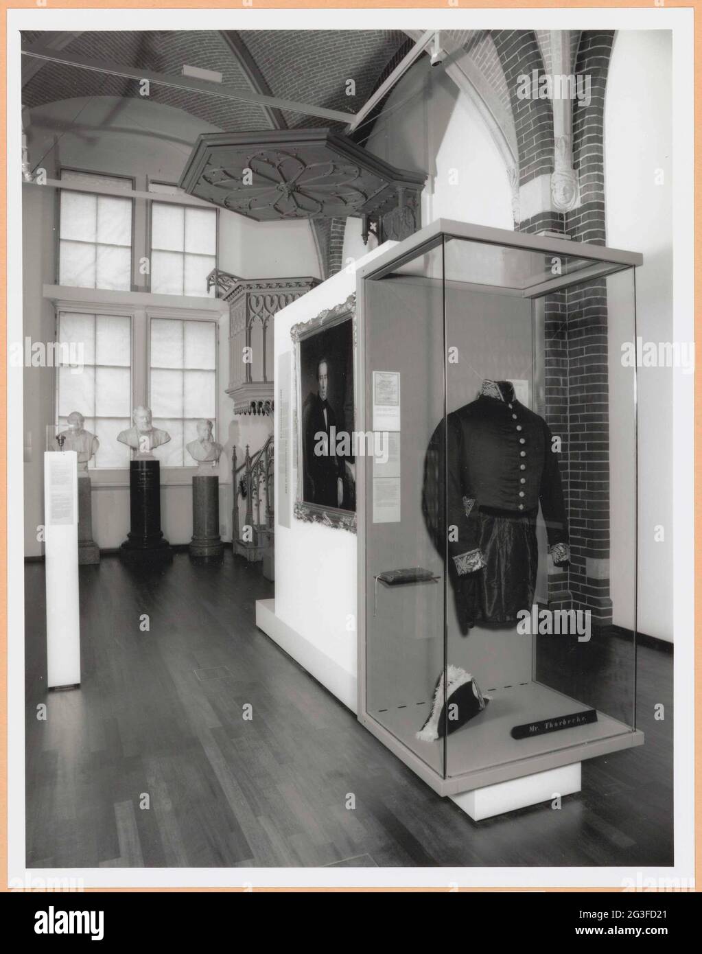 Hall with a showcase with the costume of Torbecke; Establishment of ...