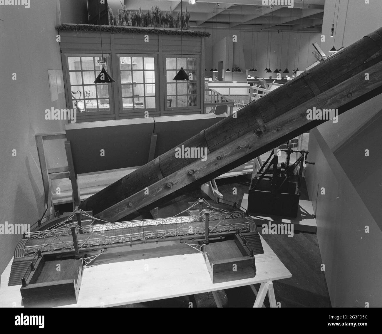 Room with a part of a hydraulic engineering and a model of a bridge ...