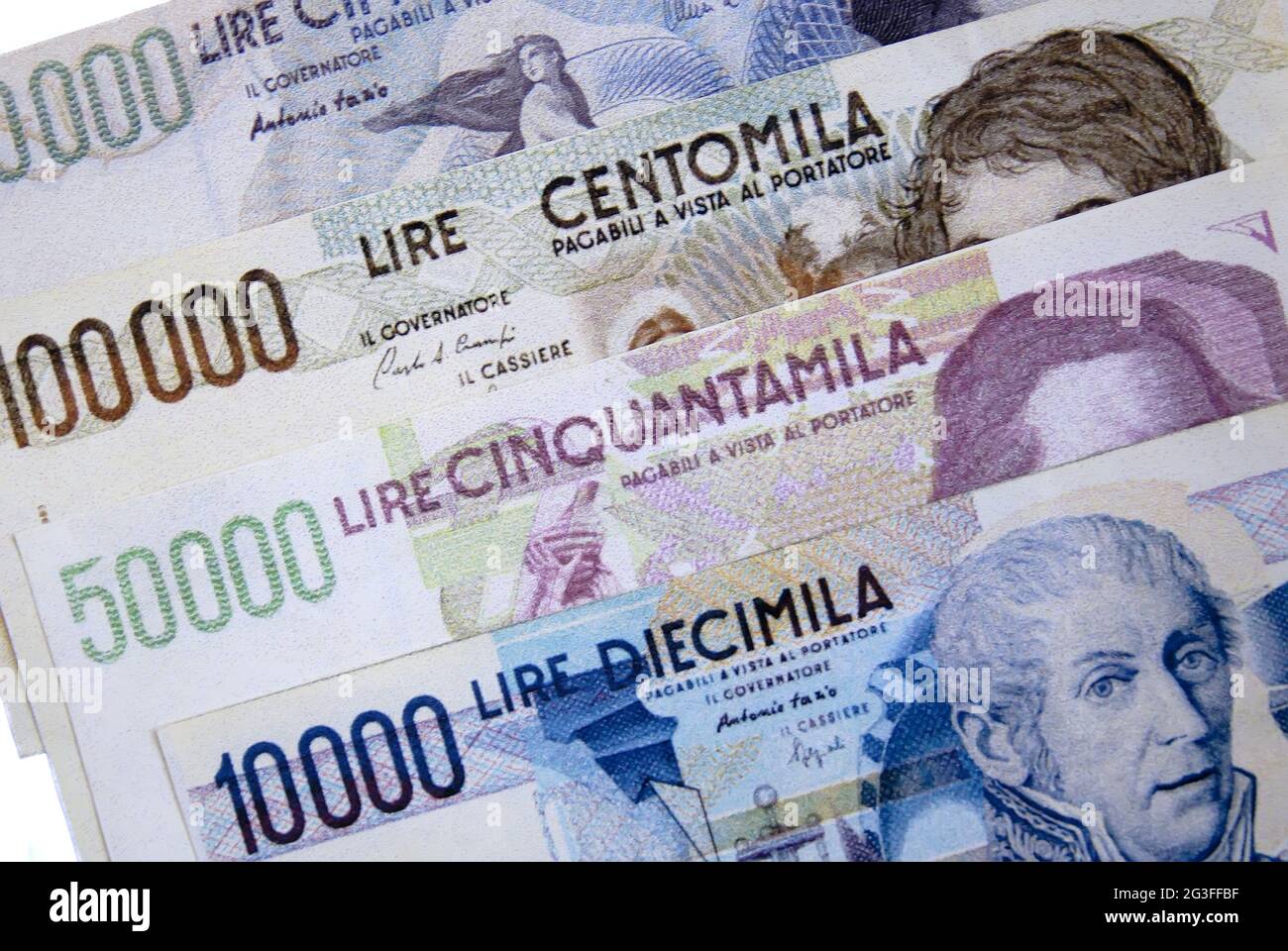 Lire hi-res stock photography and images - Alamy