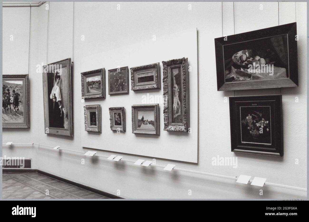 Separate visual display hi-res stock photography and images - Alamy