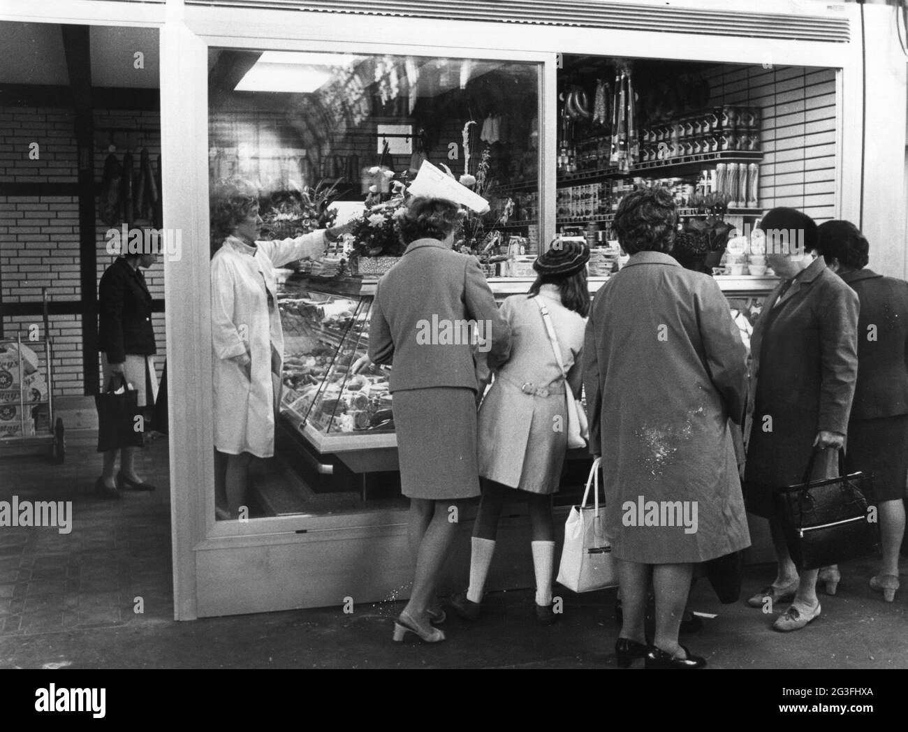 Butchers shops hi-res stock photography and images - Alamy