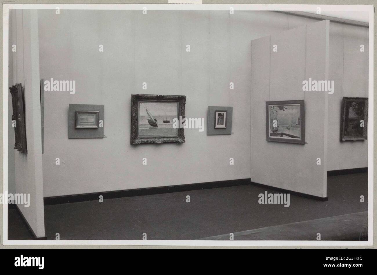 Room with paintings and partitions; The French landscape exhibition ...