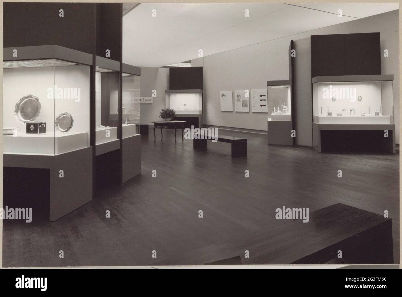 Room with silverware in six showcases; Johannes Schiotling exhibition ...