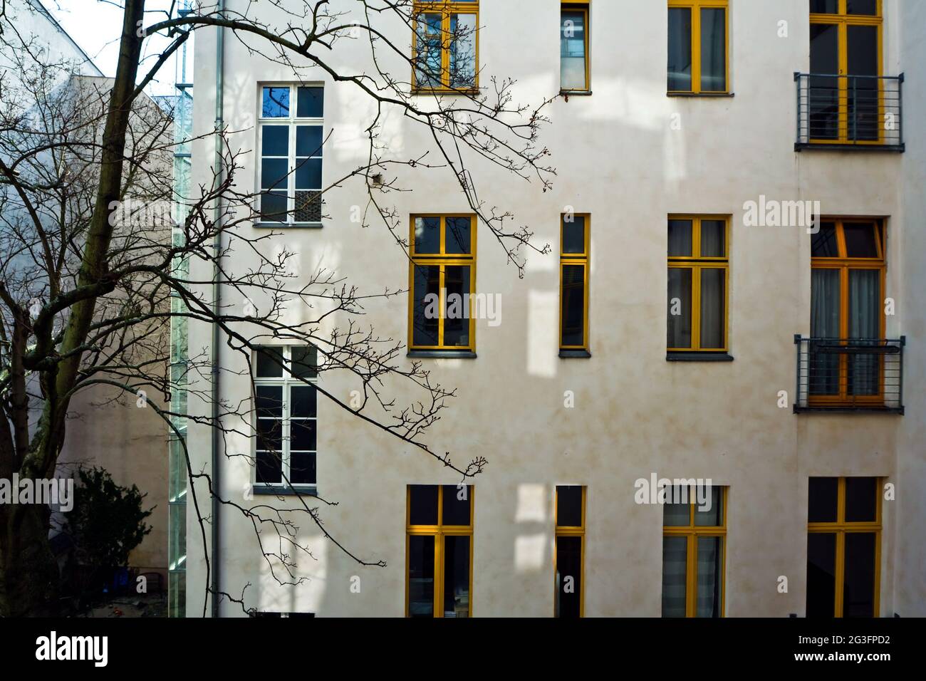 Veneer, building, windows Stock Photo - Alamy