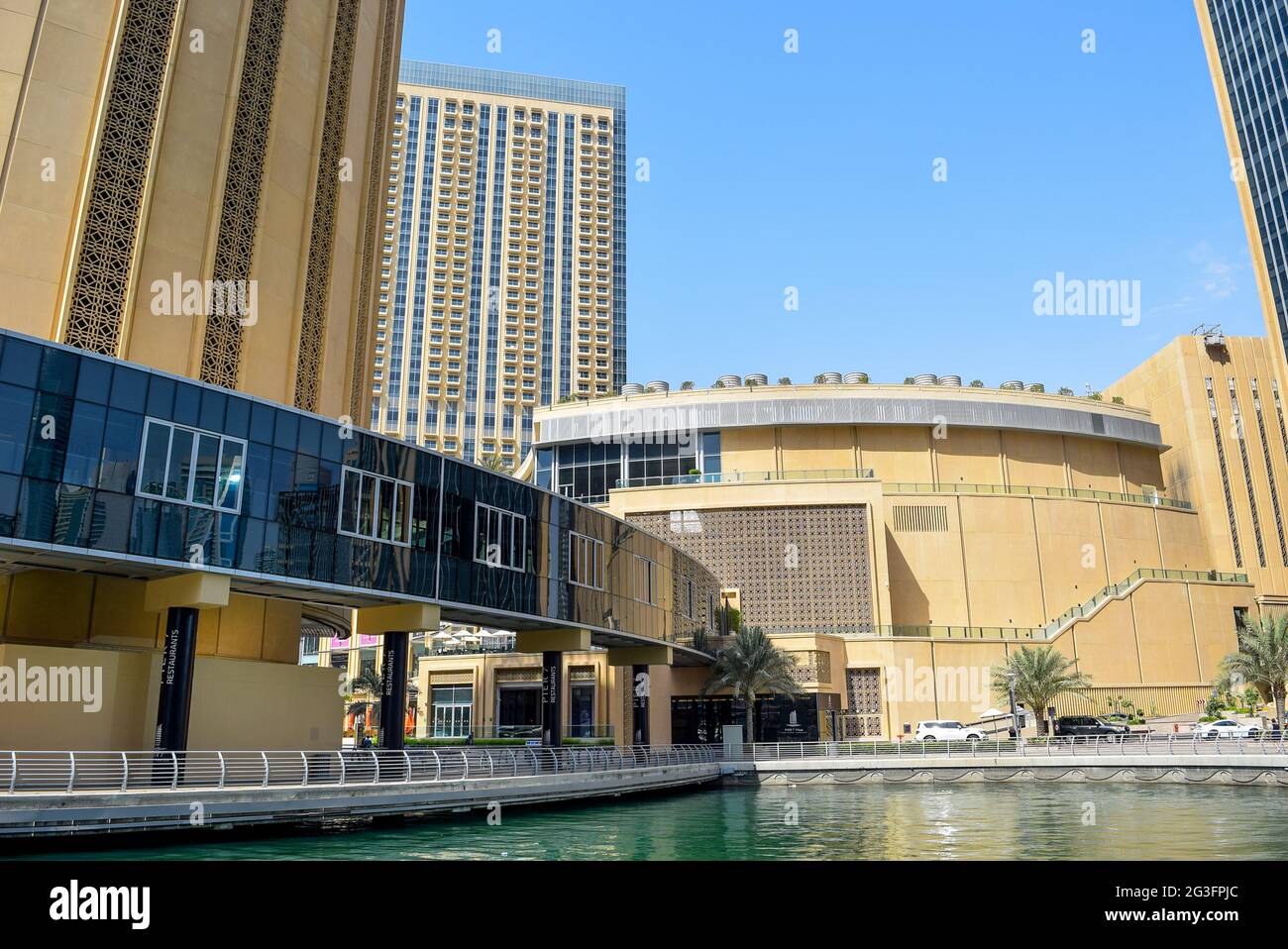 Dubai marina walk hi-res stock photography and images - Alamy