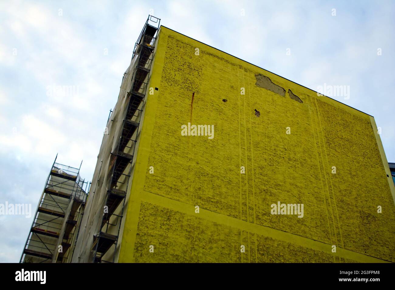 Veneer, building, windows Stock Photo - Alamy