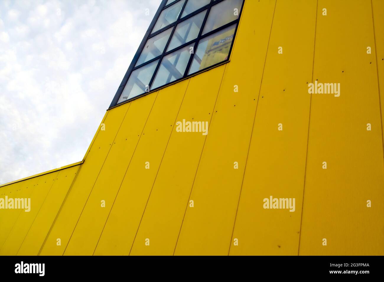 Hall window hi-res stock photography and images - Alamy