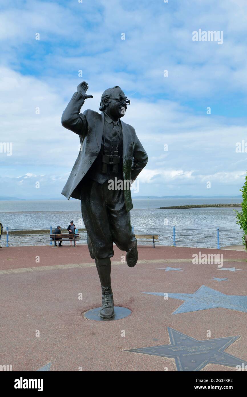 Statue of Eric Morecambe Stock Photo - Alamy