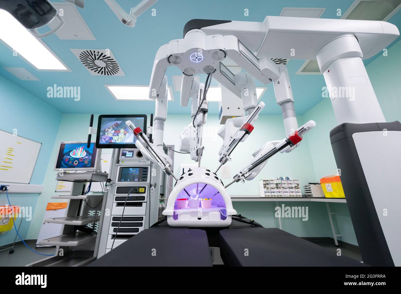 The surgical robot at Glasgow Royal Infirmary where Health Secretary ...