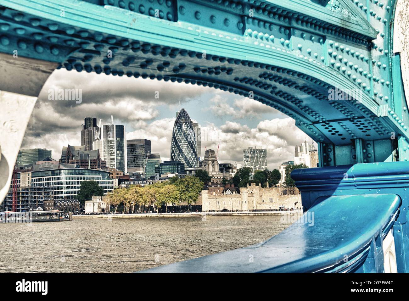 London river thames wall hi-res stock photography and images - Alamy