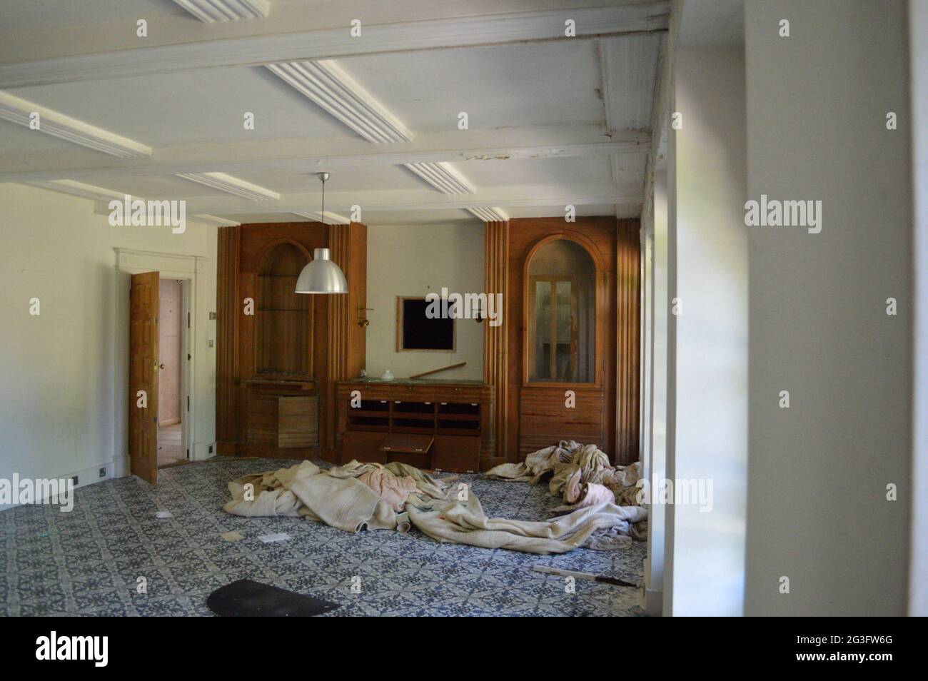 The mansion has lied abandoned since 2016. VIRGINIA WATER, UK: STEP ...