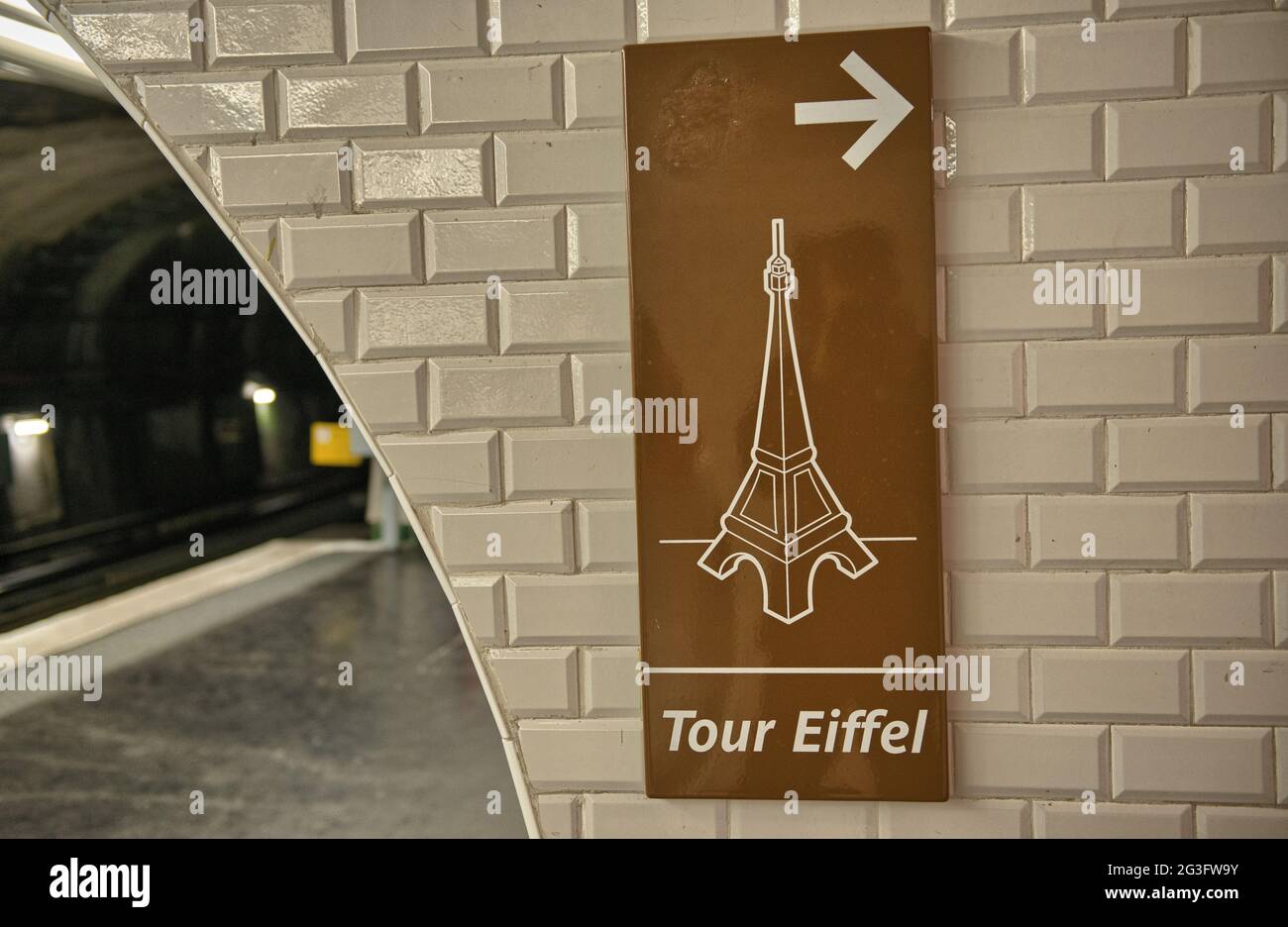 Eiffel Tower metro sign and directions - Paris Stock Photo - Alamy
