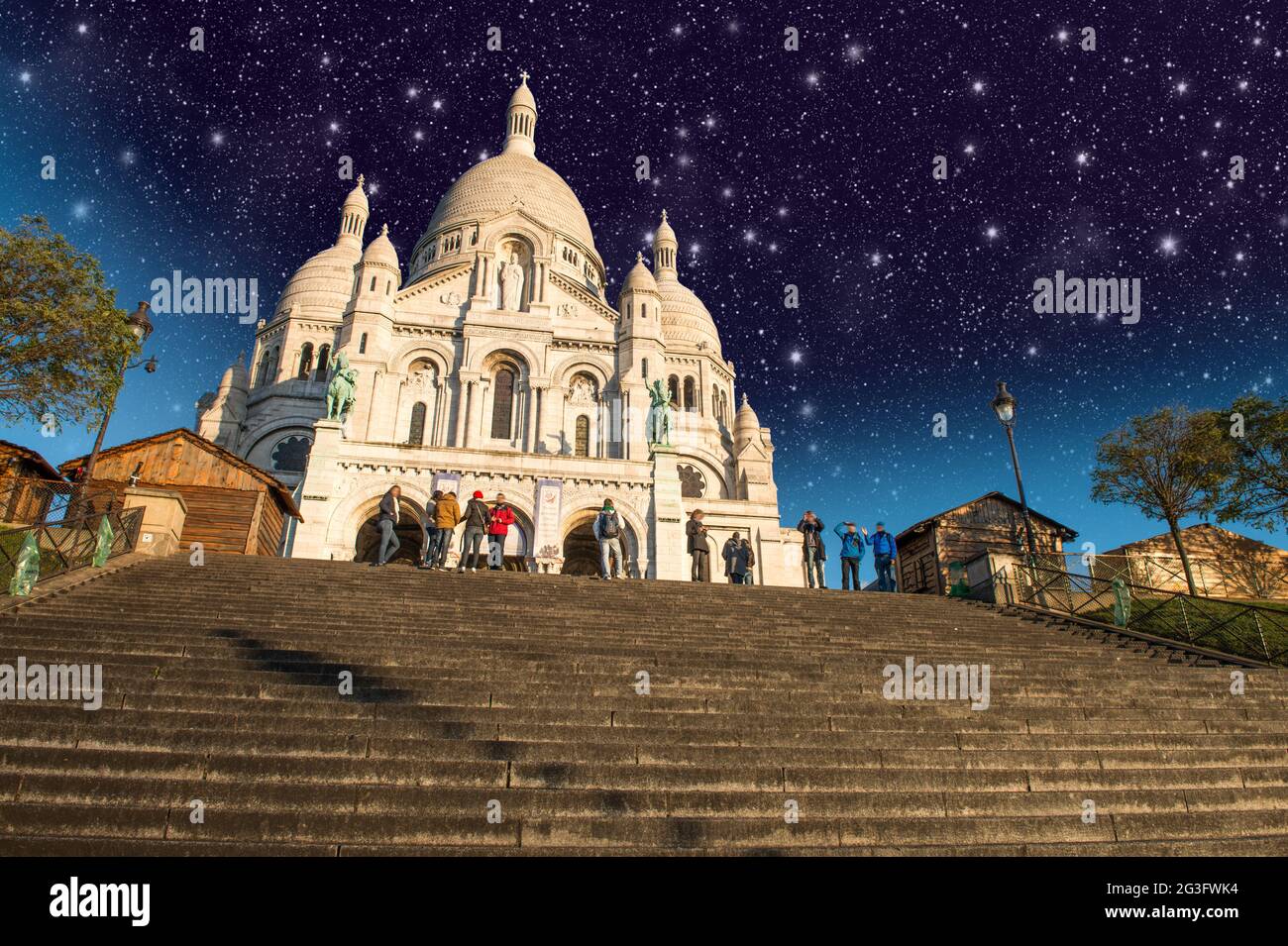 Beautiful Stars above Sacred Heart Cathedral in Montmartre - Paris ...