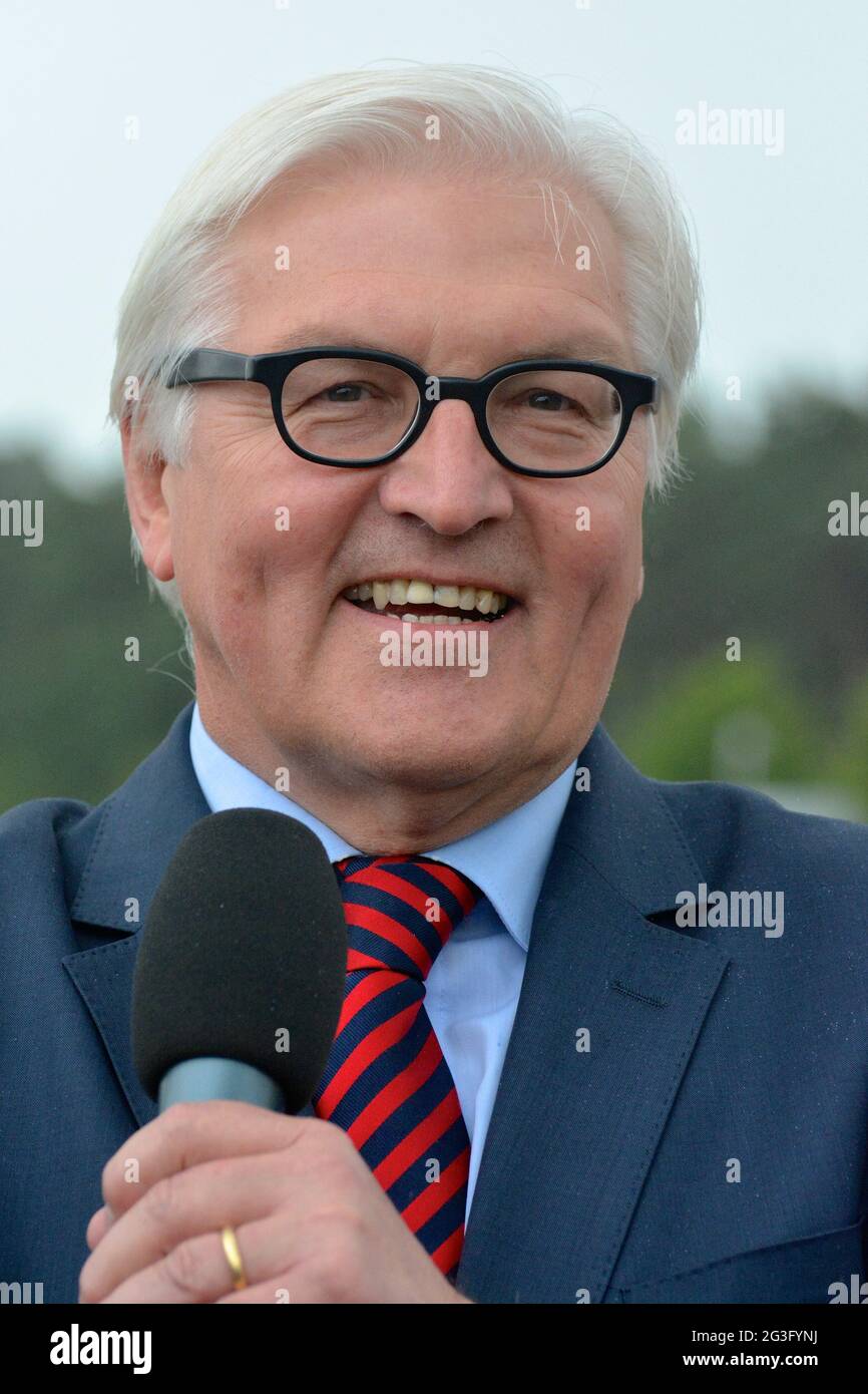 Frank walter steinmeier portrait hi-res stock photography and images ...
