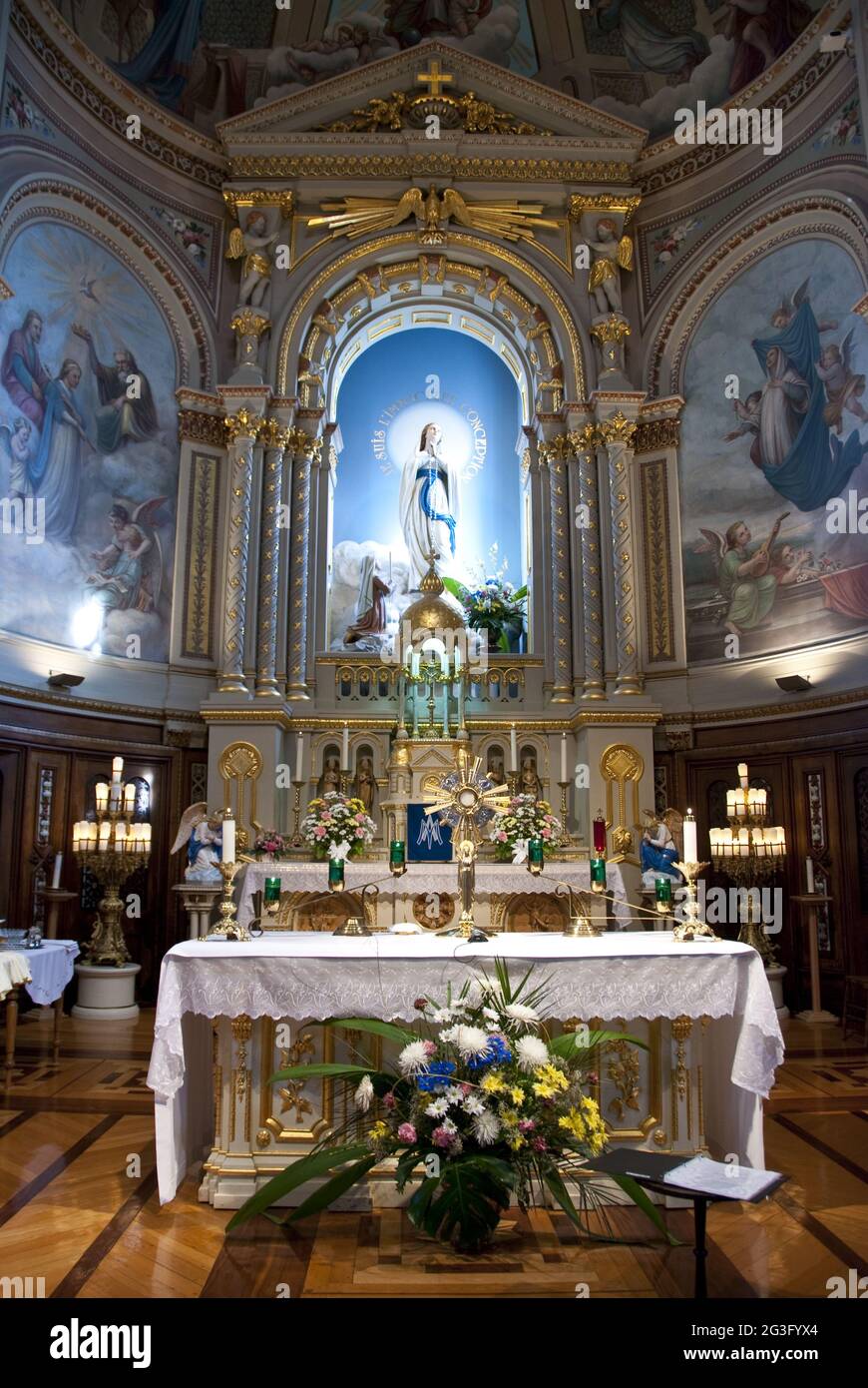 Quebec city church hi-res stock photography and images - Alamy