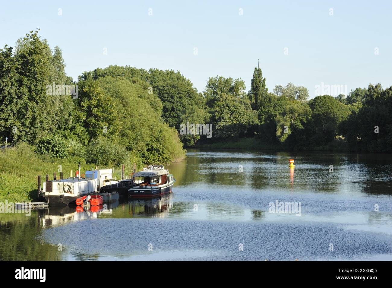 Old canal lock hi-res stock photography and images - Alamy