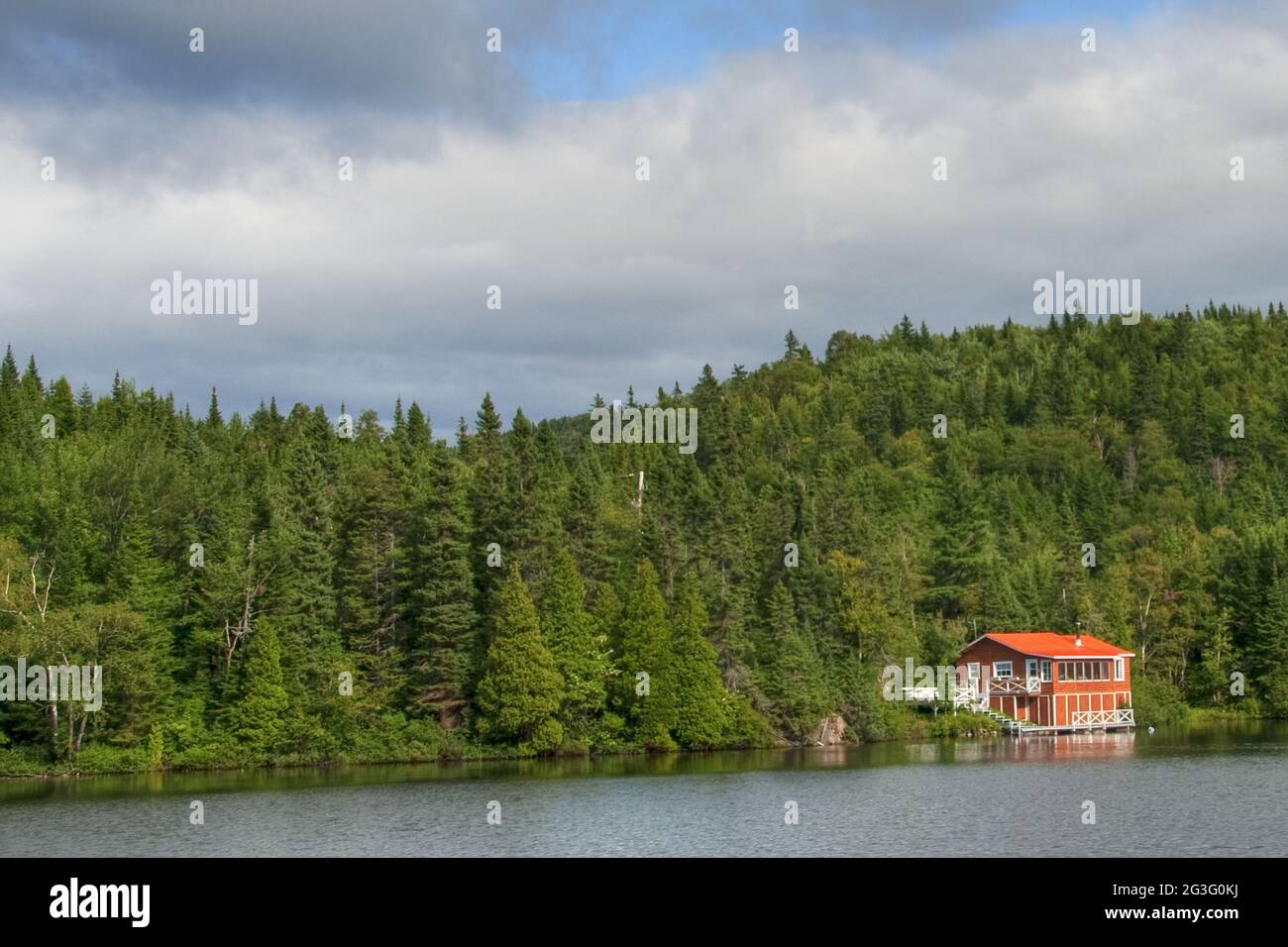 House at the Lake, Quebec, Canada Stock Photo - Alamy