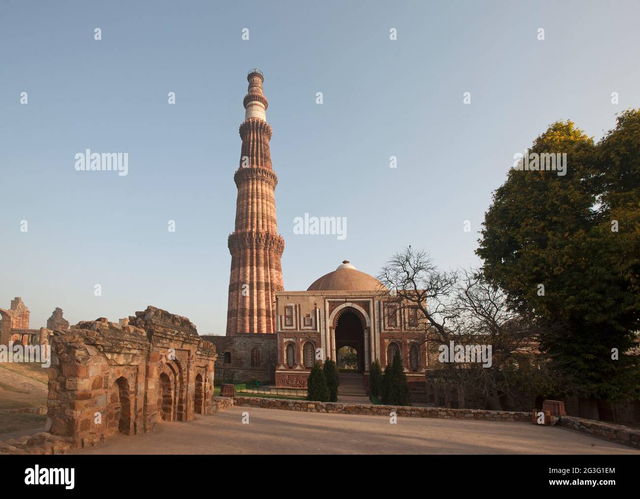Qutab Minar, New Delhi, India, World Heritage Monument Stock Photo - Alamy