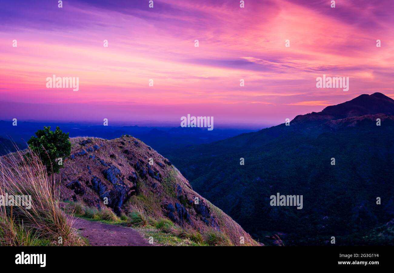 Little red hill range hi-res stock photography and images - Alamy