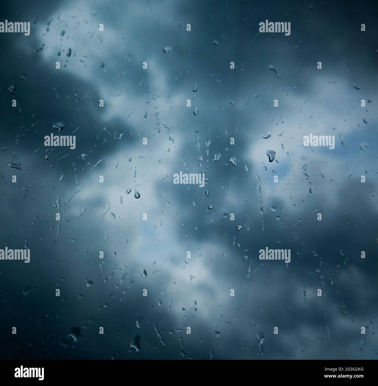 Rain drops clouds hi-res stock photography and images - Alamy