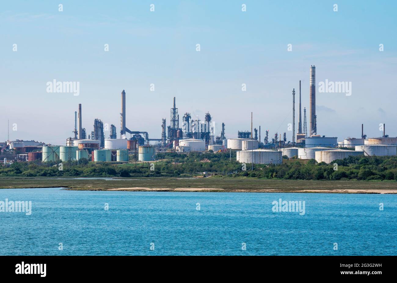 Refinery refineries hi-res stock photography and images - Alamy