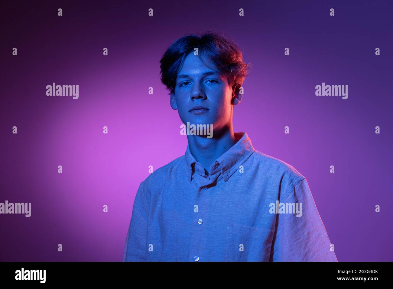 Serious face singer hi-res stock photography and images - Alamy