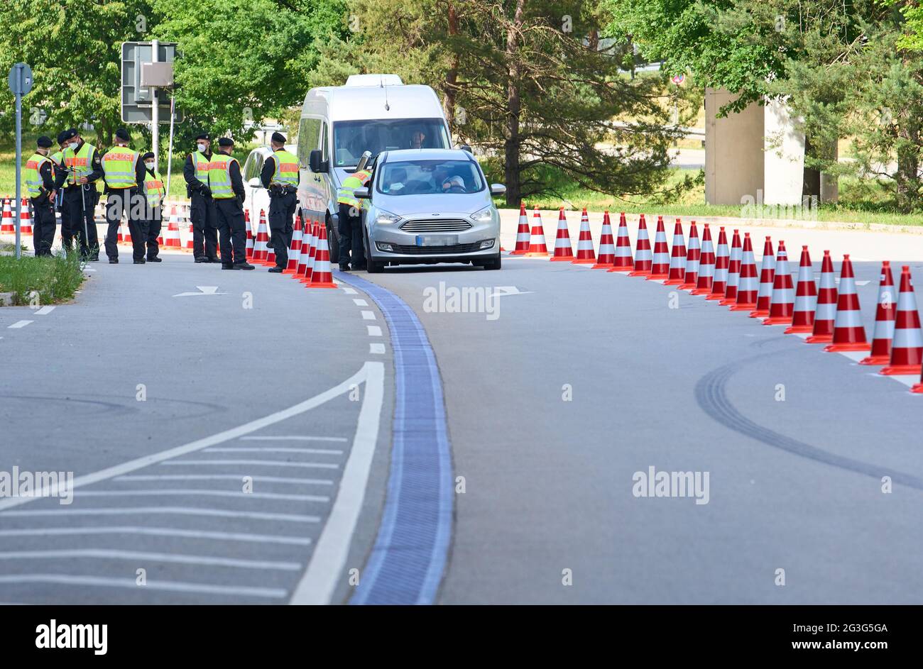 Deutsche polizei uniform hi-res stock photography and images - Alamy