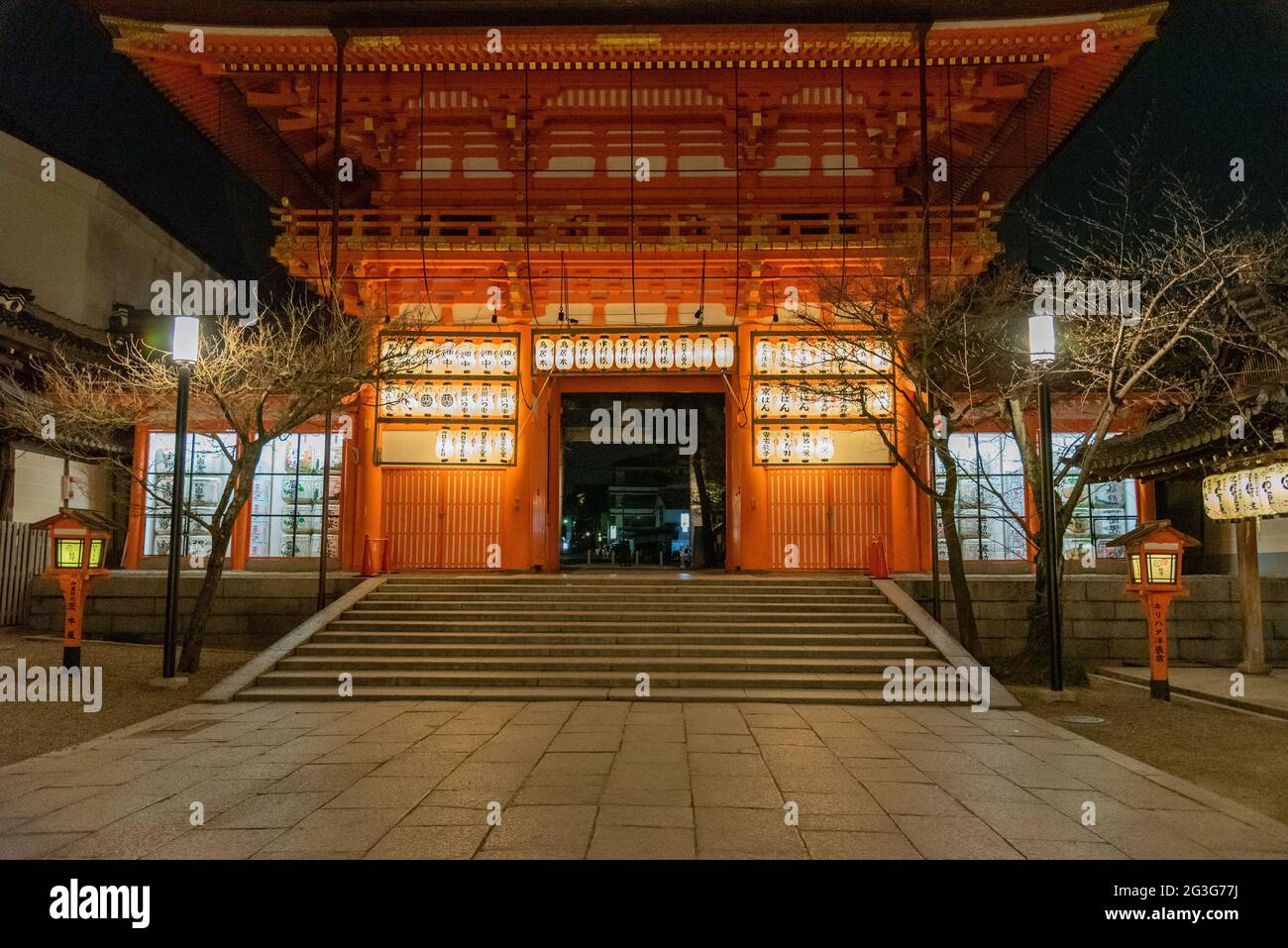 Gate of entrance to the temple at night Stock Photo - Alamy
