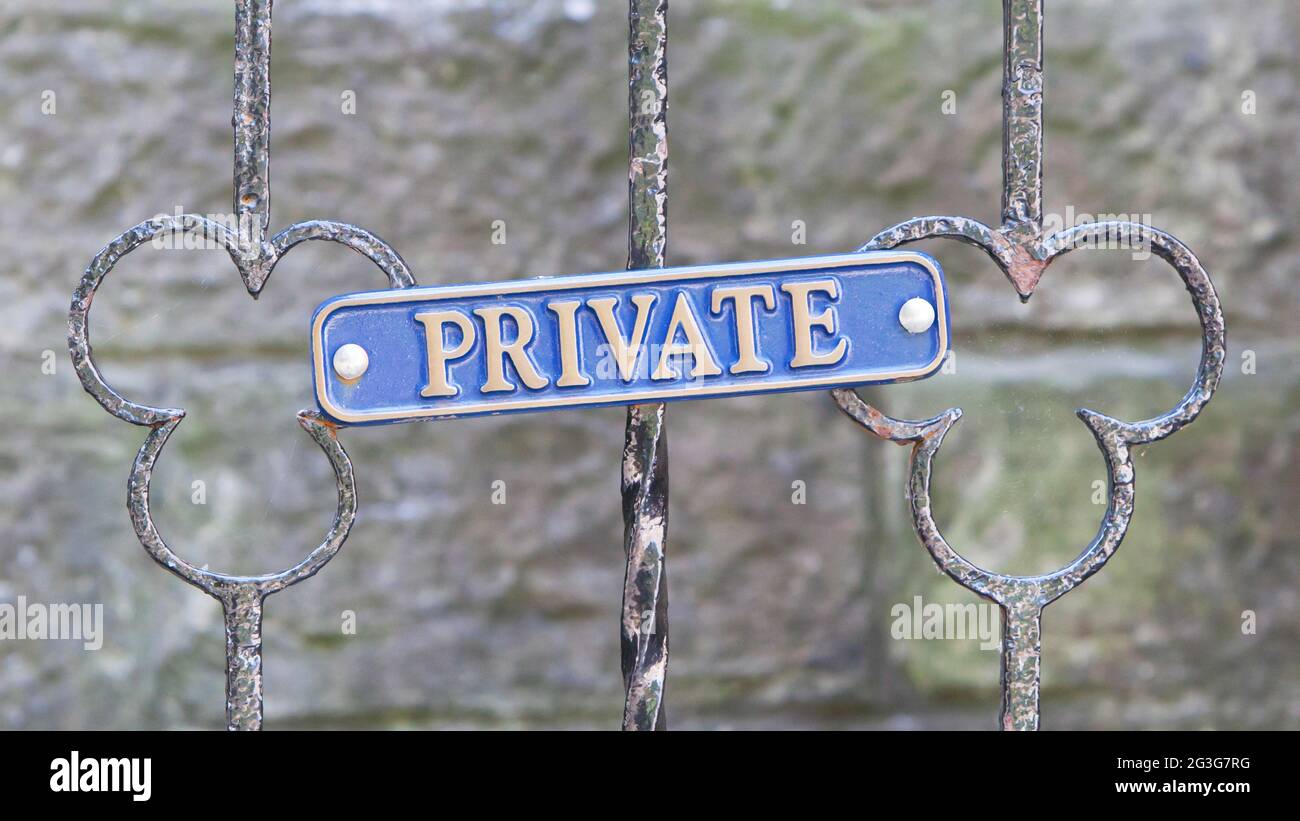Old private sign Stock Photo - Alamy