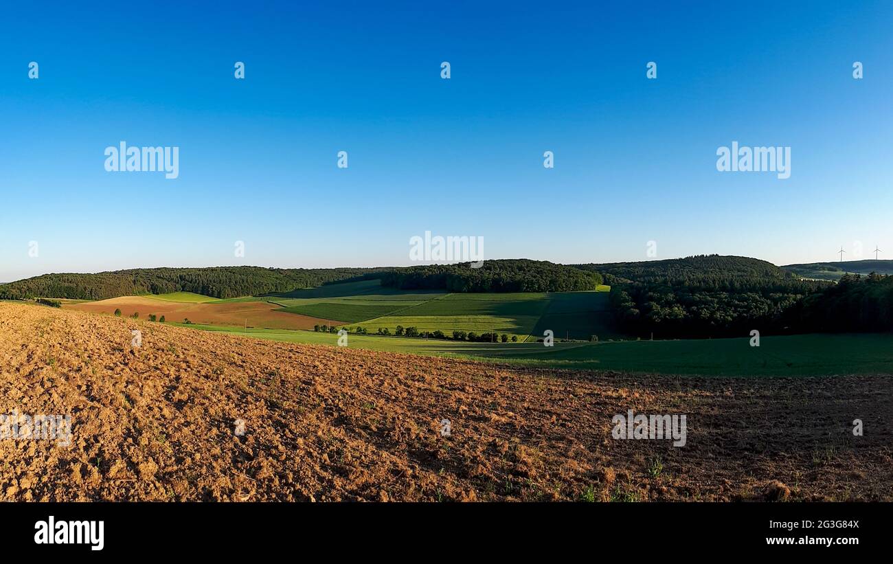 Scenic view hills forests vast hi-res stock photography and images - Alamy