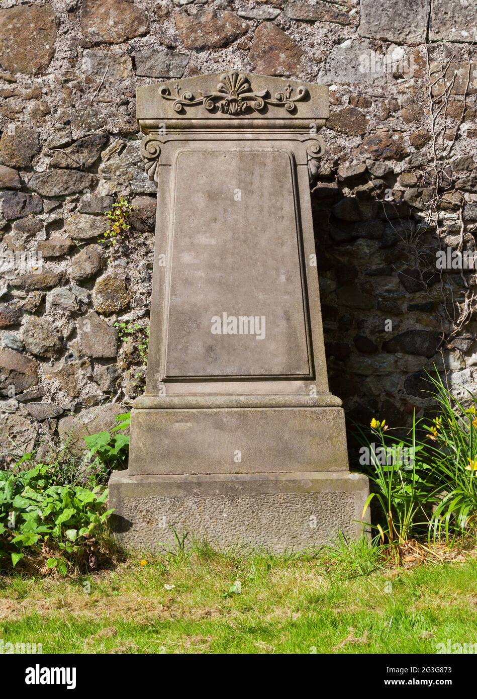 Very old gravestone on a cemetery Stock Photo - Alamy