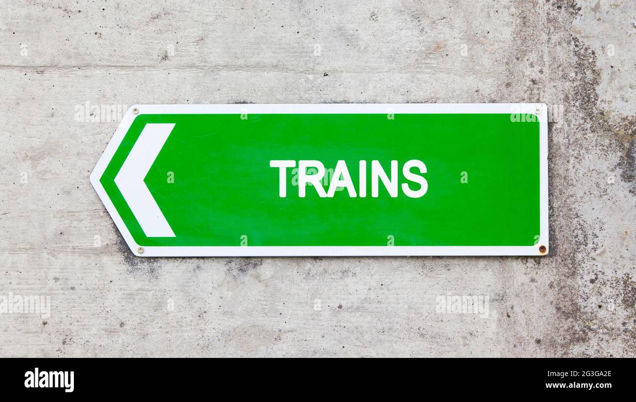 Green sign - Trains Stock Photo - Alamy