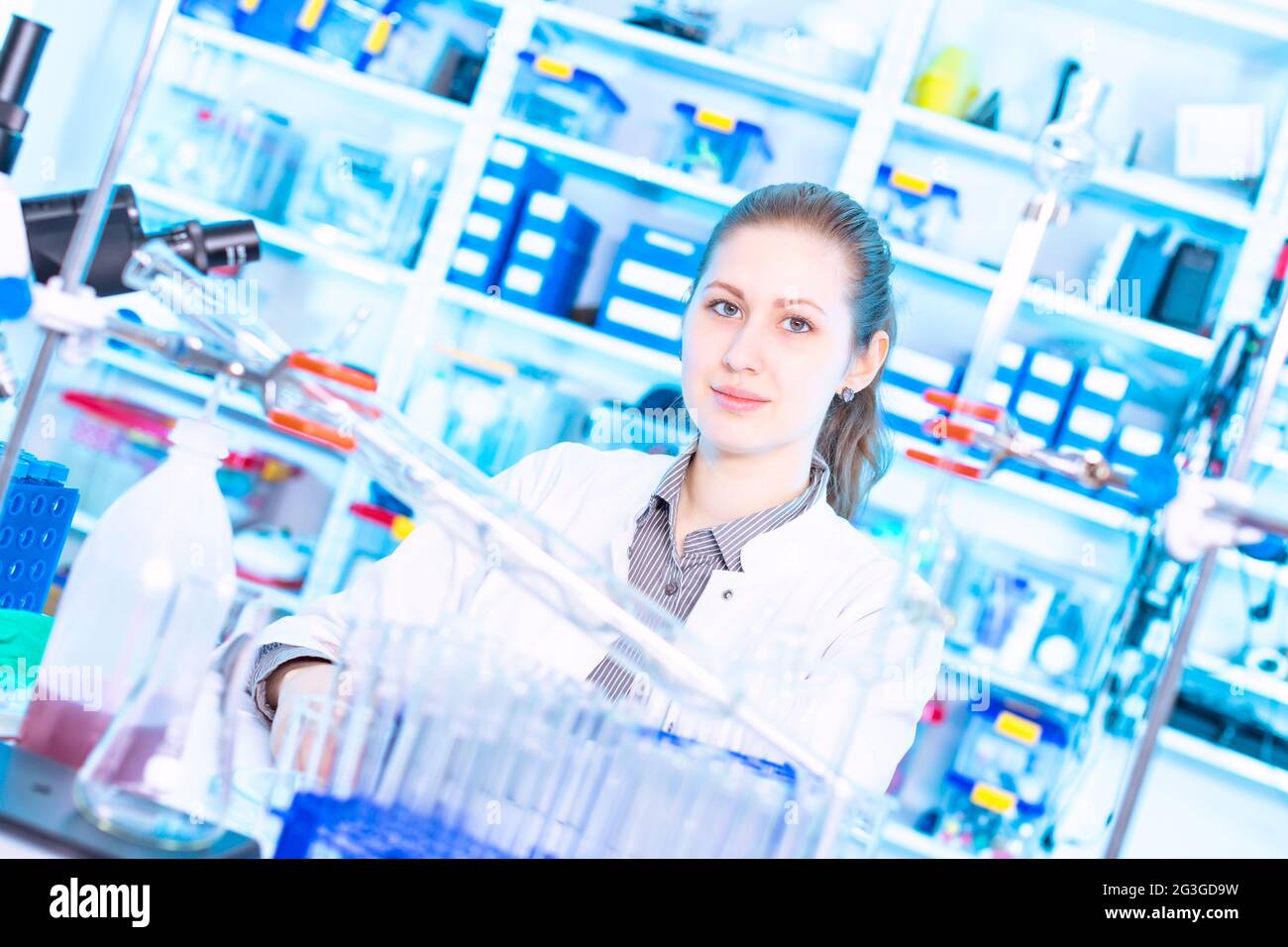 University chemistry laboratory hi-res stock photography and images - Alamy