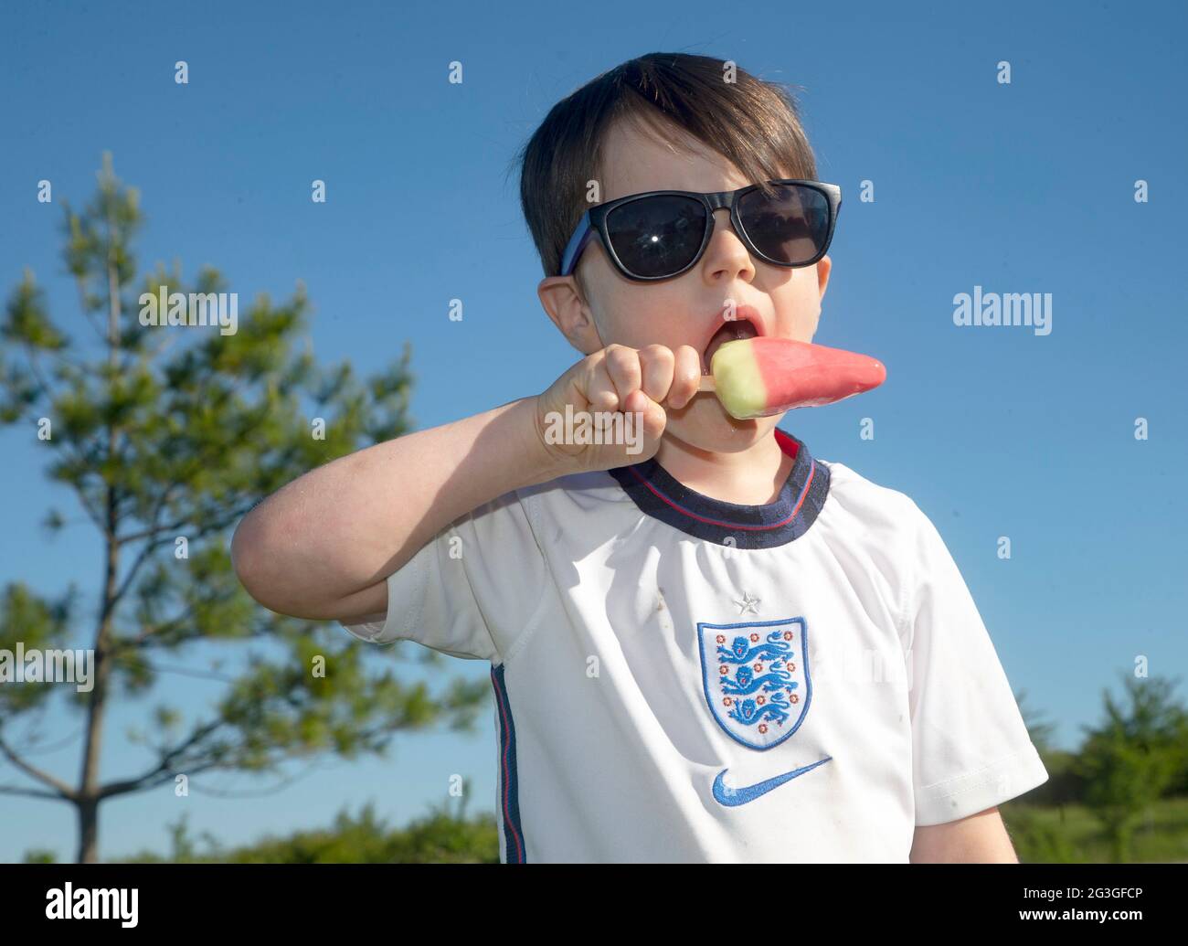 Cambridge. UK. 16th June 2021. On the hottest day of the year Albert ...