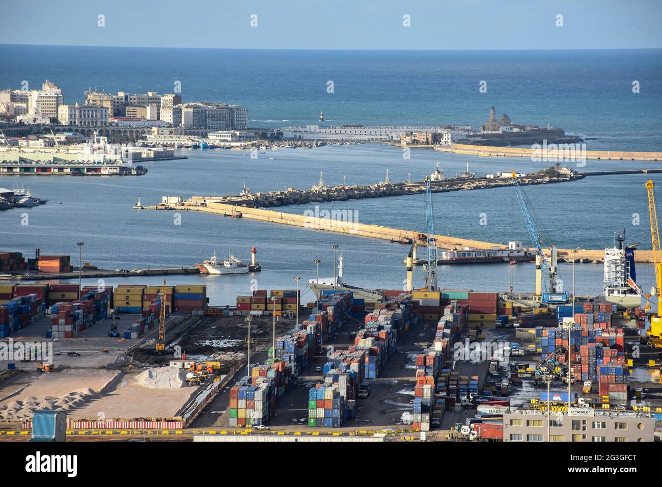 Shipping containers aerial hi-res stock photography and images - Alamy