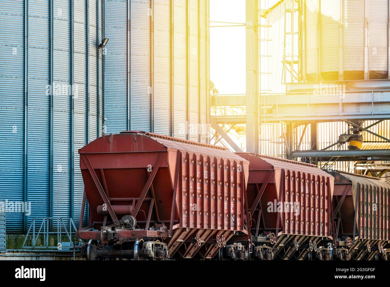 Grain cars hi-res stock photography and images - Alamy