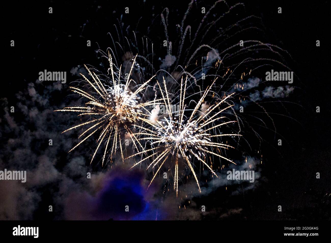 Fireworks smoke hi-res stock photography and images - Alamy