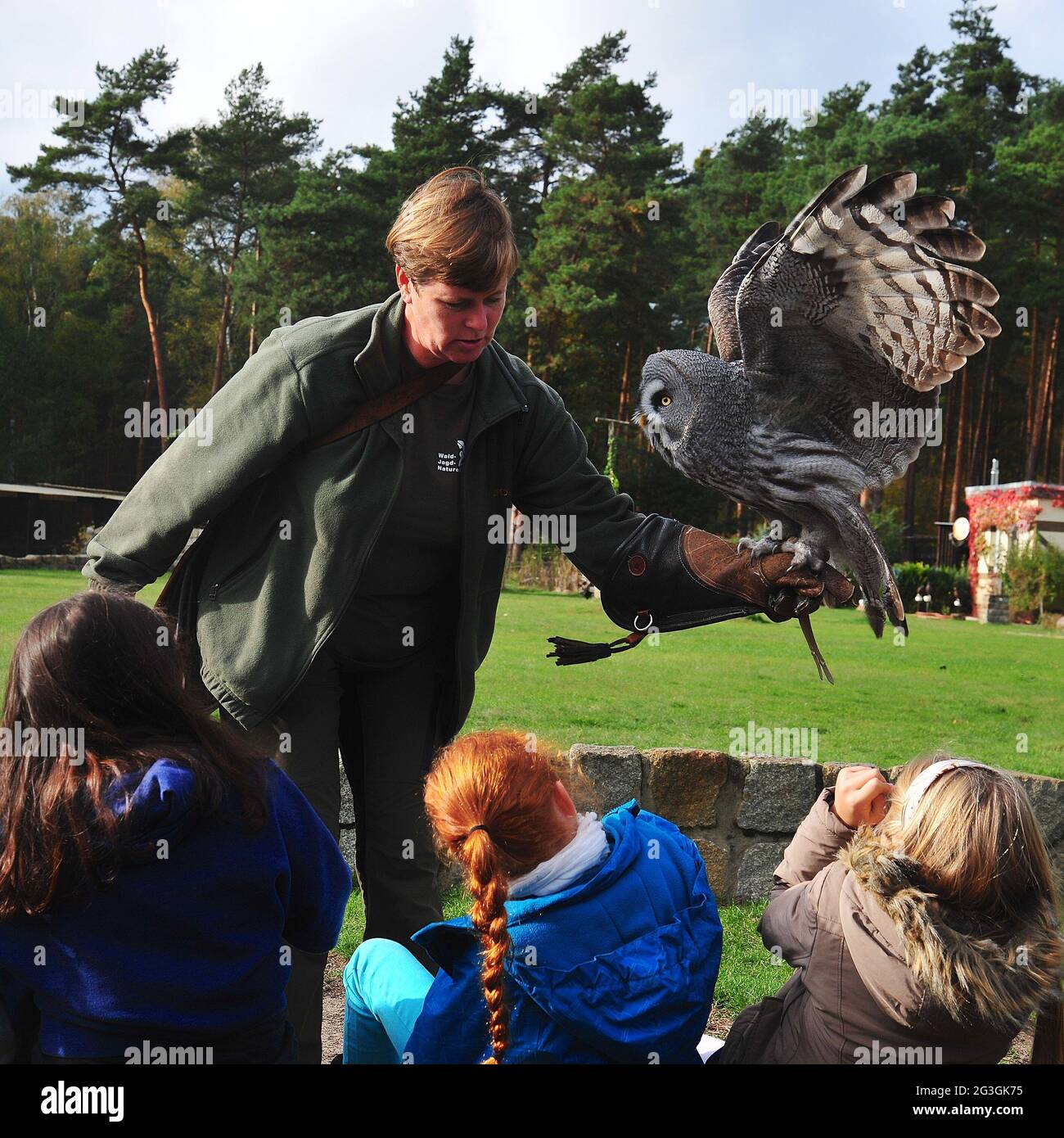 Children presentation hi-res stock photography and images - Alamy