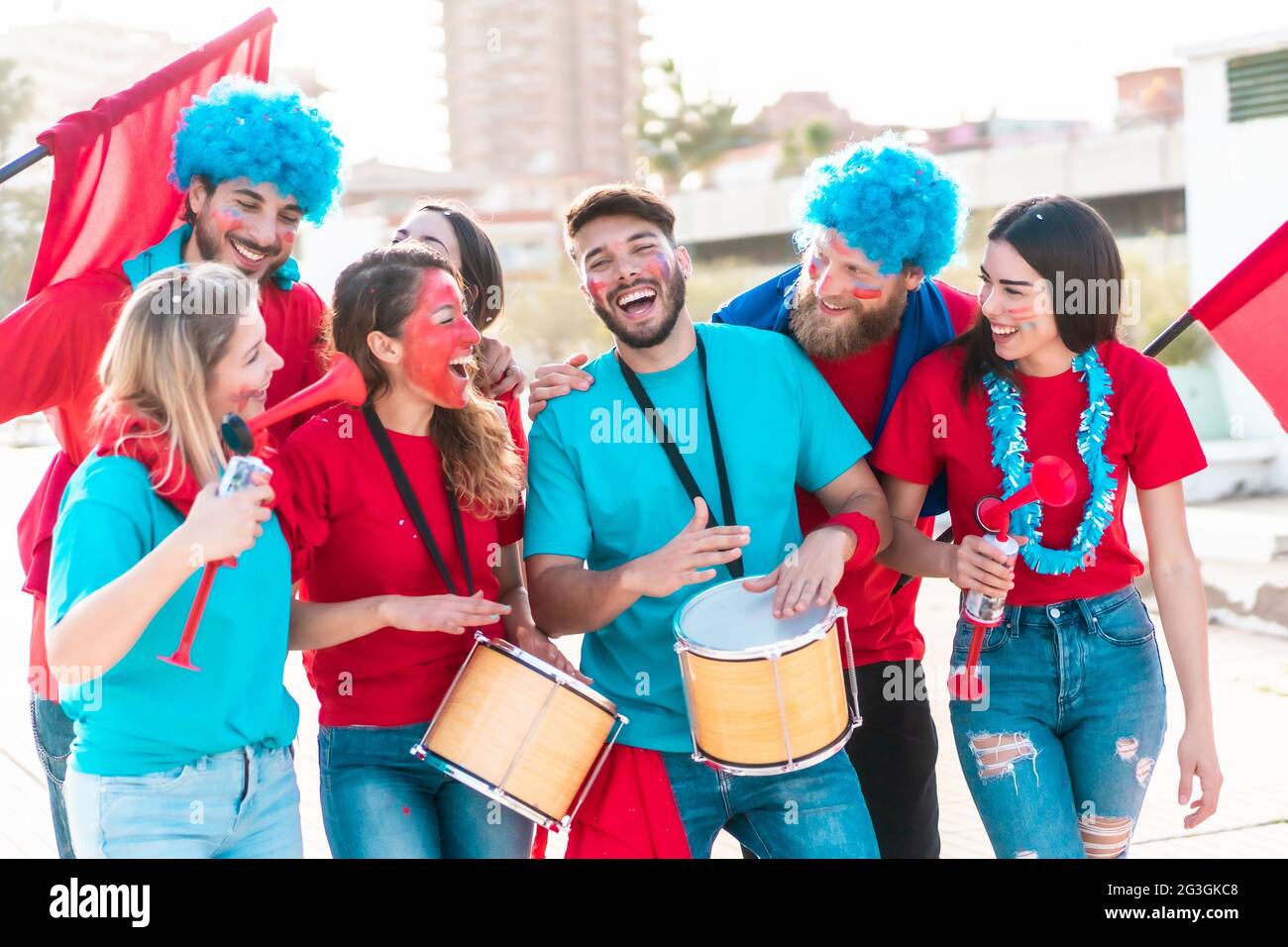 Blue fans cheering hi-res stock photography and images - Alamy