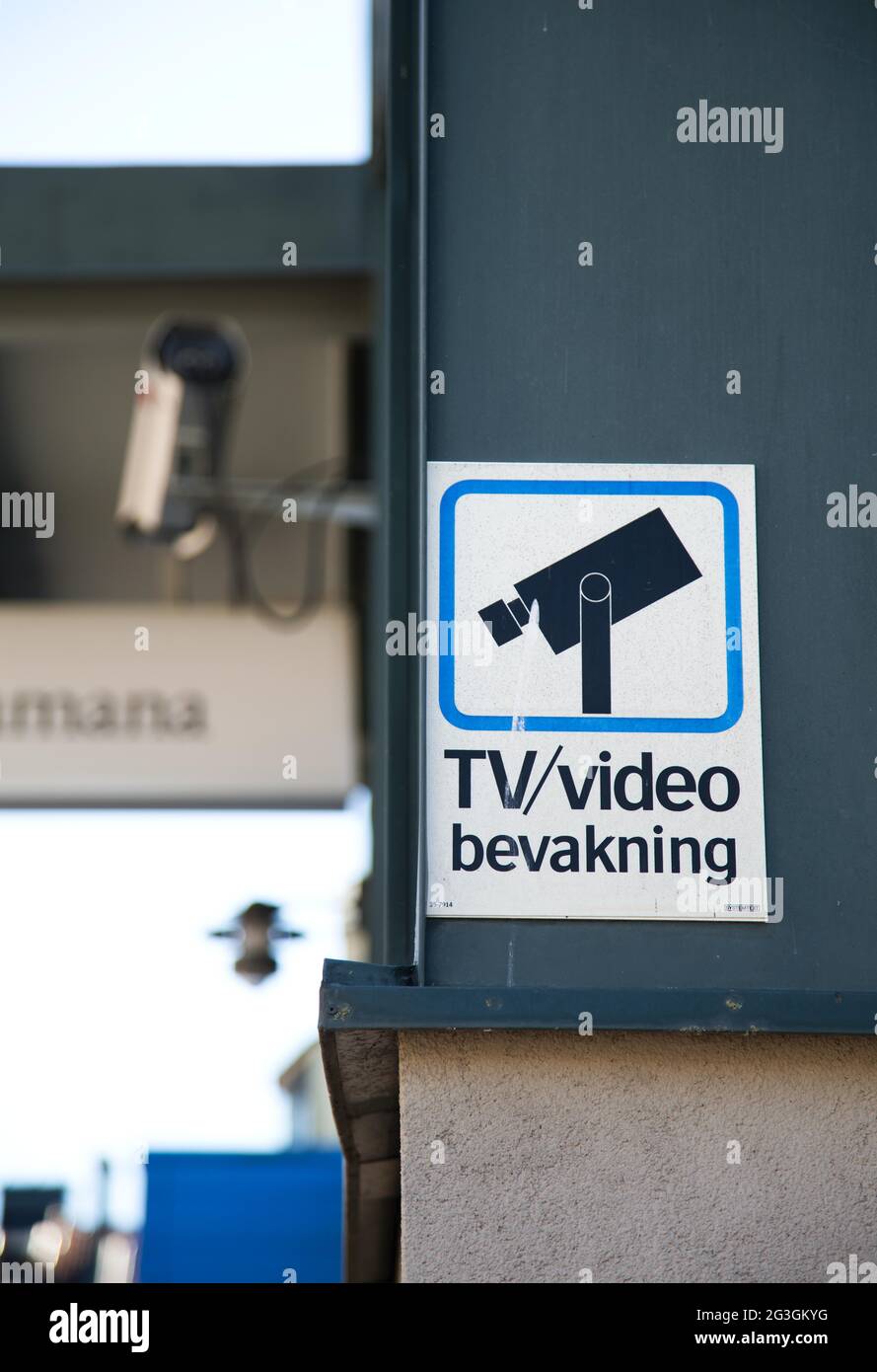Sign on house indicating that there is TV / Video surveillance there ...