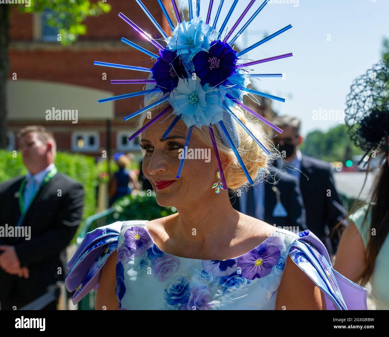 Ascot, Berkshire, UK. 16th June, 2021. Racegoers arriving on Day Two of ...