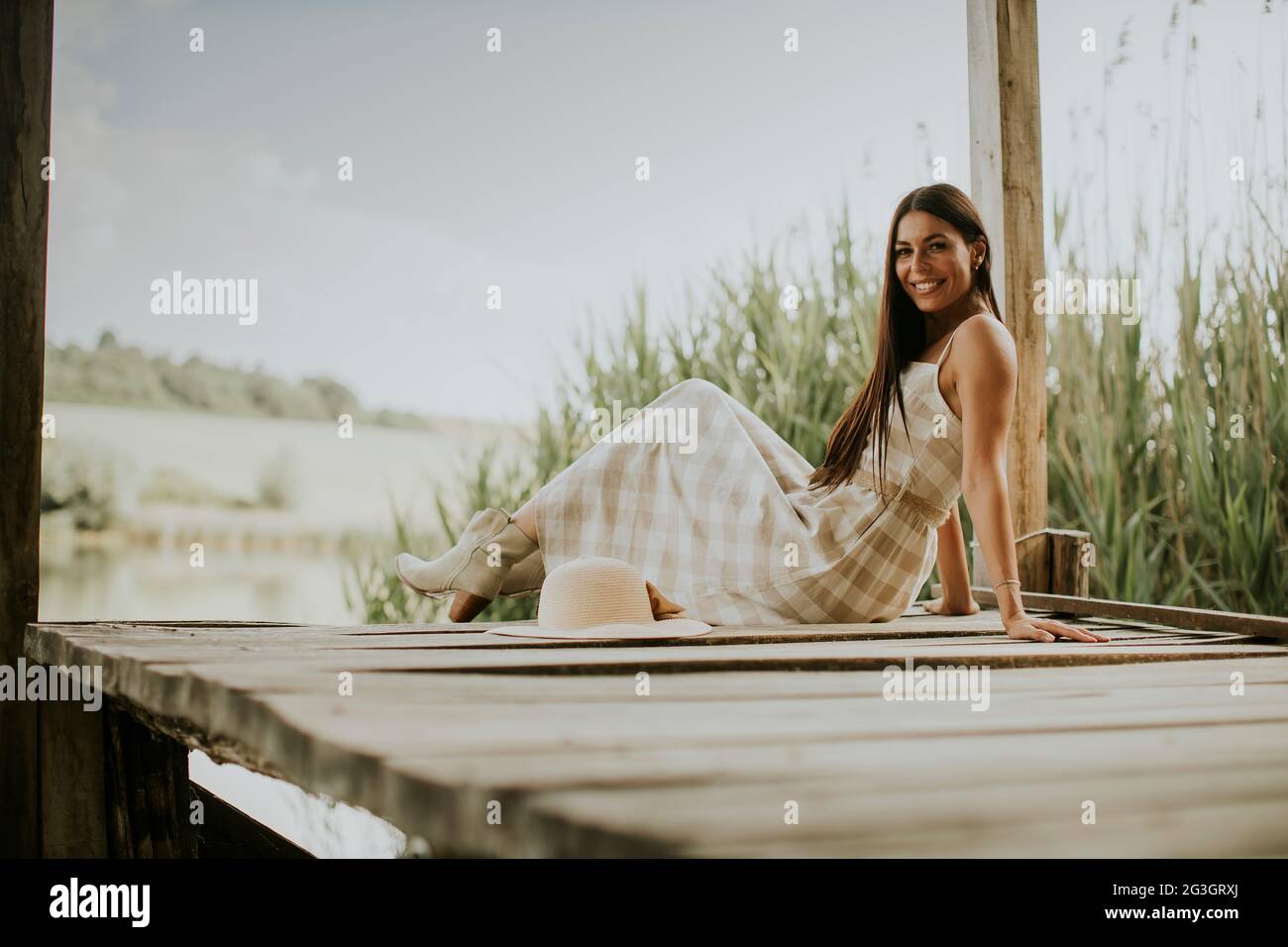 Outdoor pier relaxing hi-res stock photography and images - Alamy