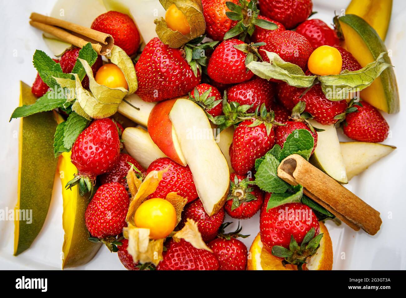 Different fruits slices on hi-res stock photography and images - Alamy