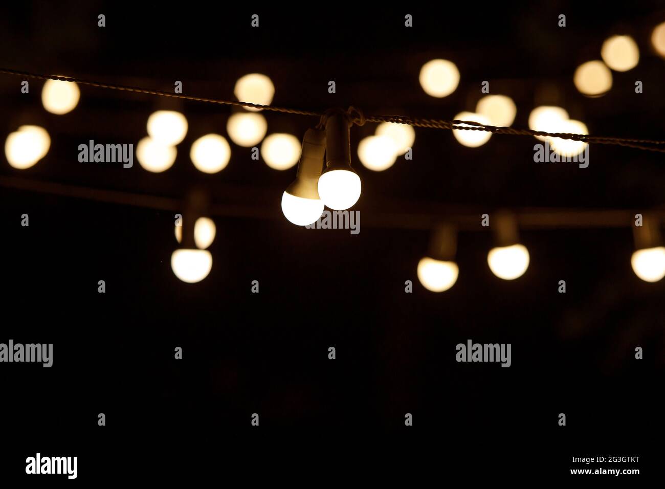 Chain of bulbs hi-res stock photography and images - Alamy